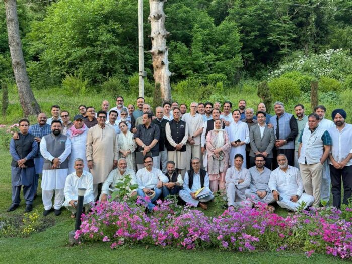 CM Omar Abdullah holds strategy meet with NC legislators at Dachigam ...