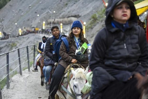 Amarnath Yatra: Over 8,000 perform Darshan, tally crosses 3.60 lakh ...