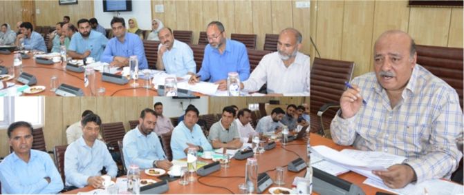 Commr Secy reviews functioning of Floriculture, Gardens & Parks Deptt ...