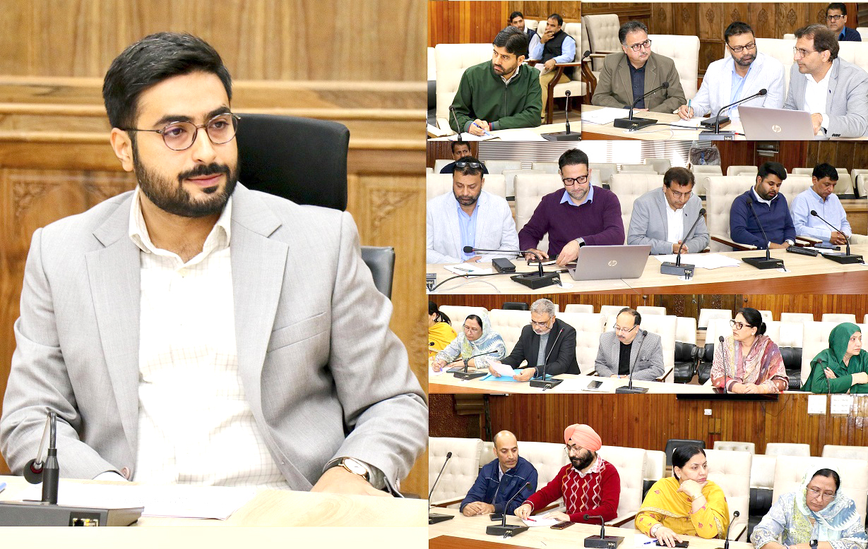DC Srinagar reviews progress on ABHA ID Enrolment, PMJAY-Sehat (Golden Card) Coverage, TB ...