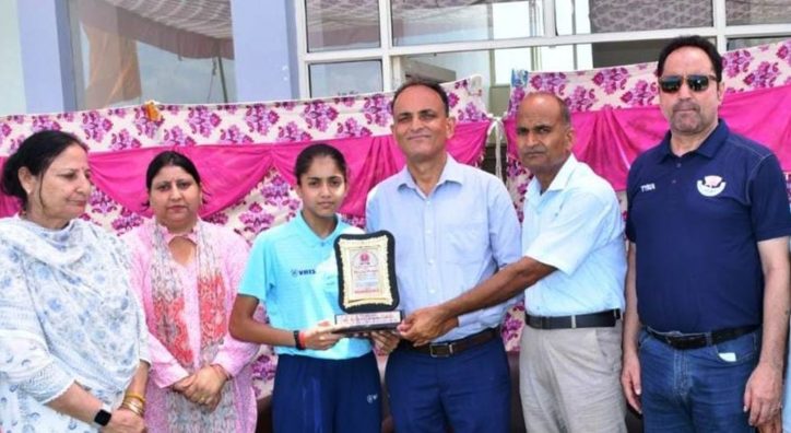Jt. Dir YSS felicitates Jiya Manhas for bagging Ist Position at Moscow ...
