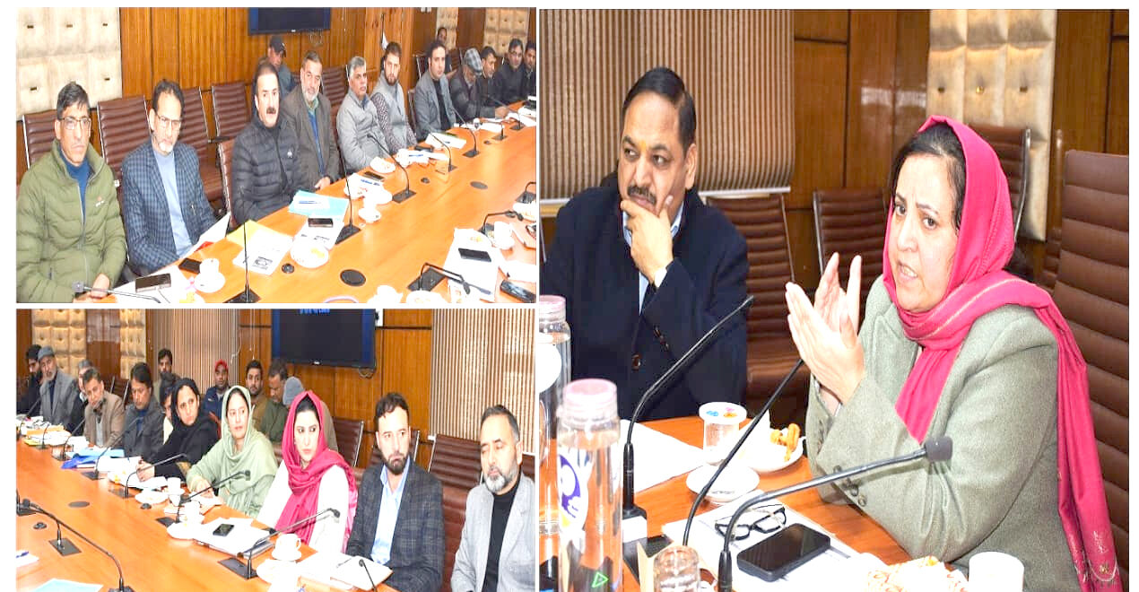 Sakeena Itoo reviews performance, functioning of School Education Deptt ...