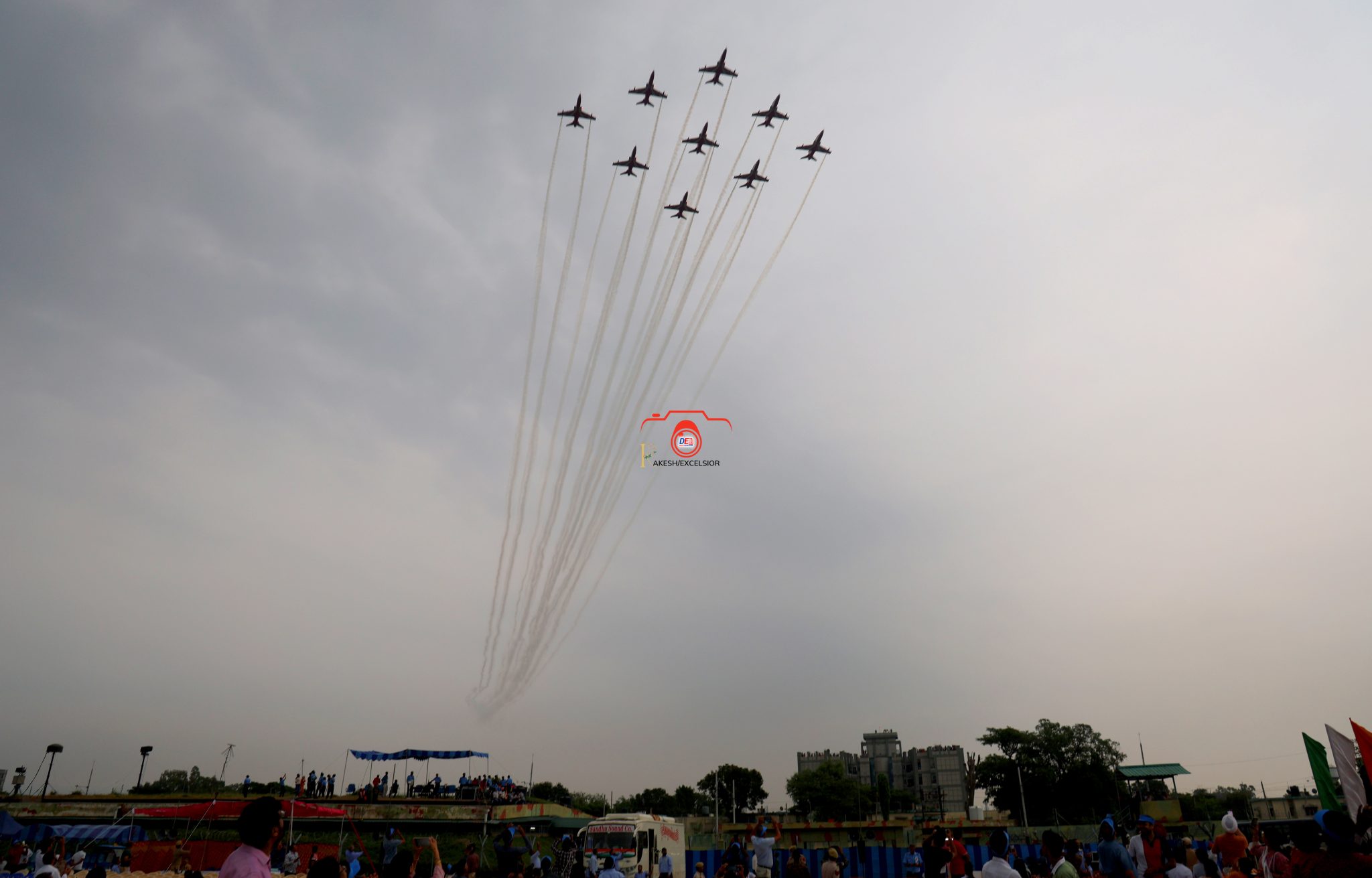 IAF’s Airshow To Commemorate 76 Years Of J&K’s Accession Enthrals ...