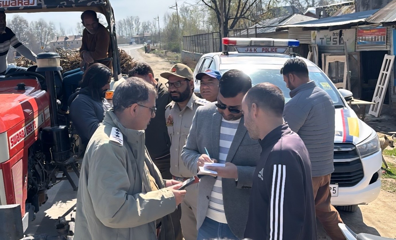 ARTO Baramulla cracks down on Traffic Violators; 25 DL Suspensions ...