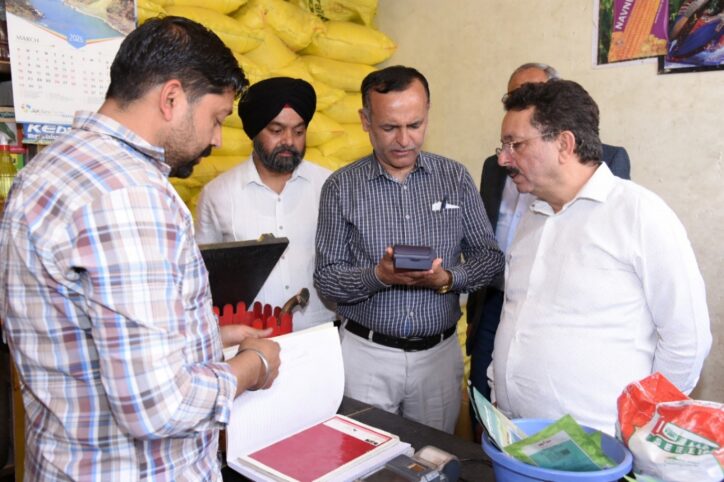 Director Agriculture conducts intensive Poonch Tour, reviews schemes ...