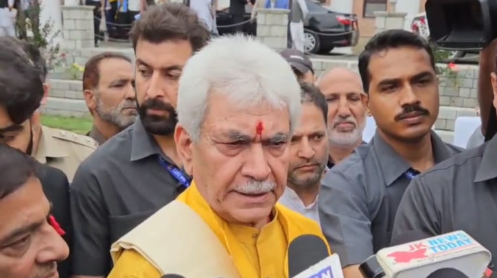 LG Pays Obeisance at Shri Mata Vaishno Devi Shrine, Inaugurates new ...